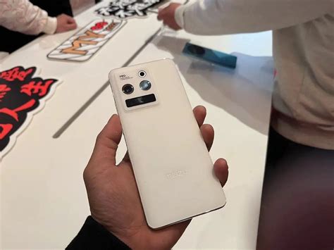 Компания Meizu продемонстрировала прототипы смартфонов Meizu 19