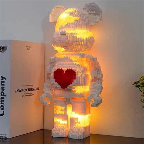 Конструктор bearbrick з підсвіткою 3.168 блоків: 1 950 грн ...