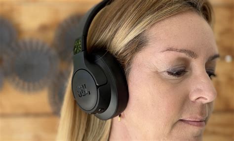 Review: JBL Tune 710BT over-ear headphones - TechGadgetsCanada.com
