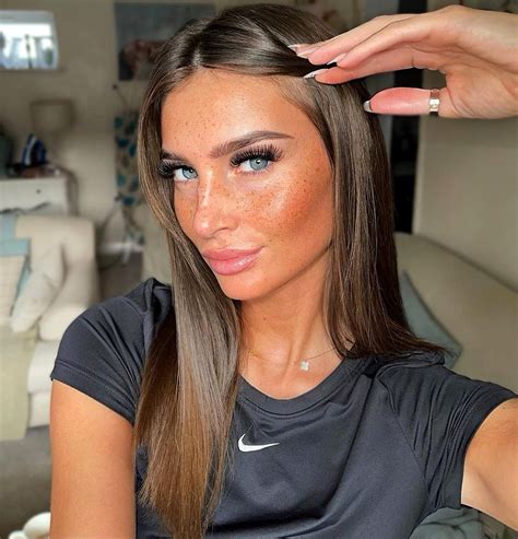 Maddy Cheary - Bio, Age, Height, Wiki, 😍 | Models Biography