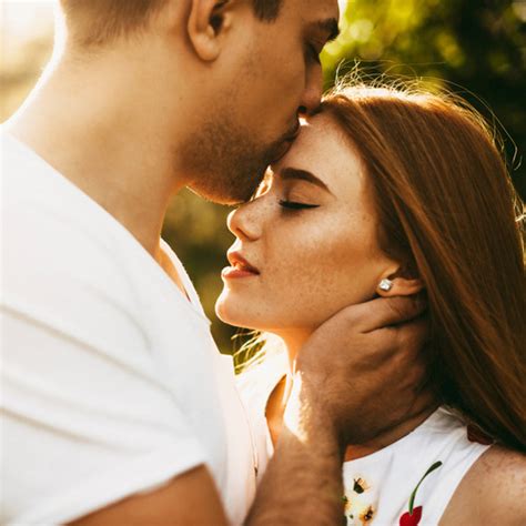 BAISER : Définition, Signification et Synonymes | Le Dictionnaire