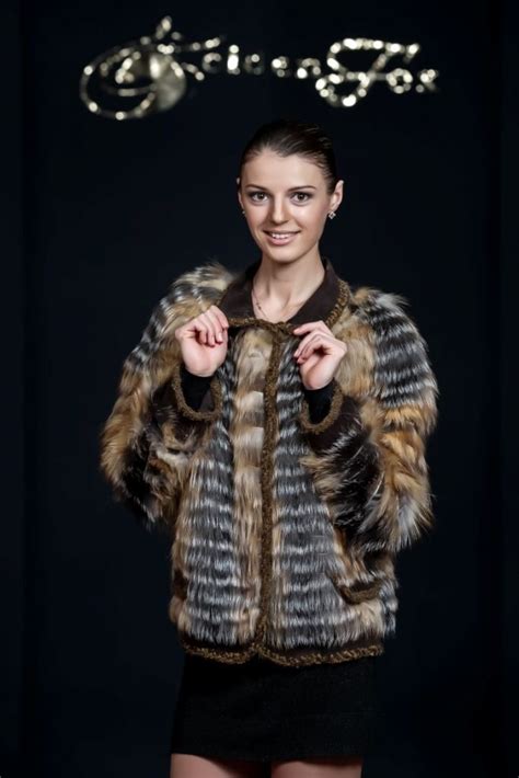 Купить шубу от меховой фабрики Golden Fox. Интернет магазин шуб и меха.