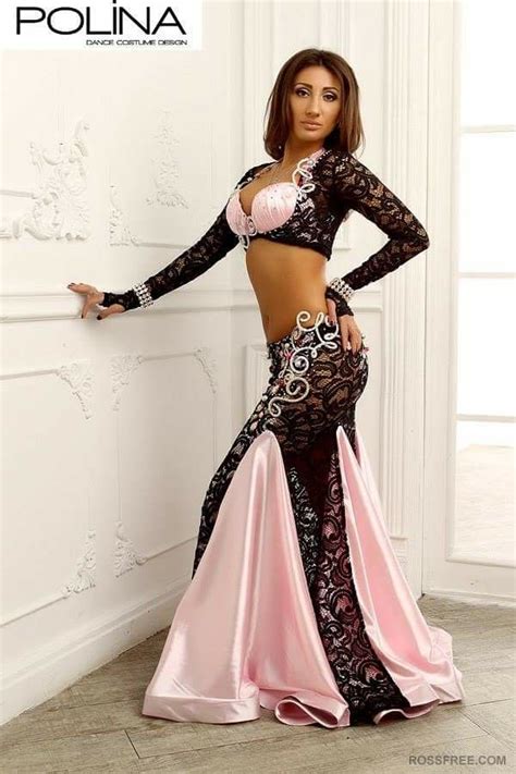 Pin oleh Mari López di Bellydance | Flamenco, Argentine tango, Gaun