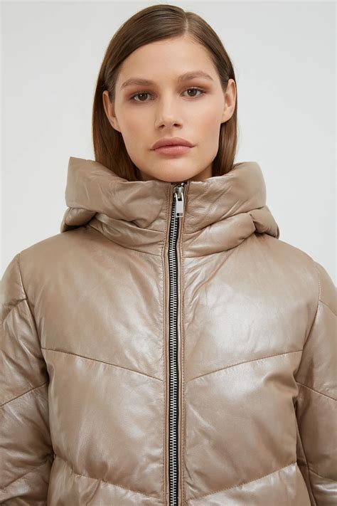 Утепленное кожаное пальто SnowQueen_collection 654240003 цены в Москве ...