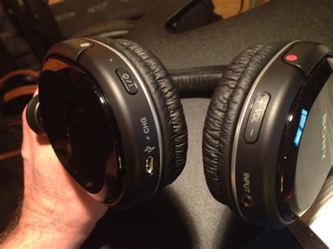 Sony MDR-HW300K Wireless Headphone System | Best Buy Blog