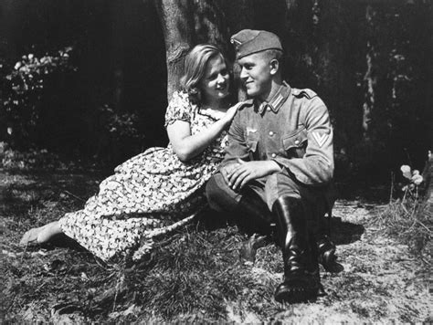 love in war , 2 (con imágenes) | Historia mundial, Soldados, Ejercito