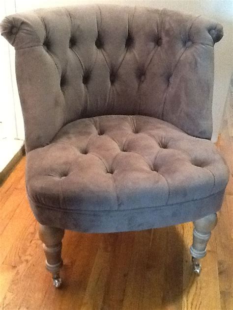Plush office chair, anyone? | Plush office chair, Beautiful chair, Cool ...