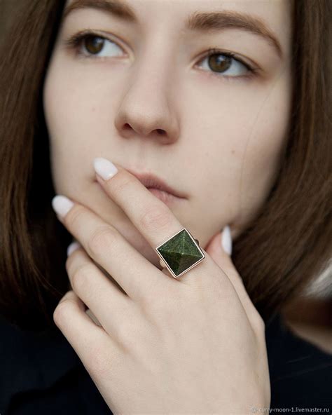 Серебряное кольцо с зеленым авантюрином купить в интернет-магазине ...