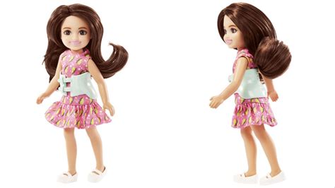 Mattel представили первую куклу со сколиозом — это сестра Барби по ...