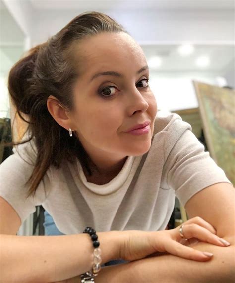 А я просто живу... А я просто люблю... Раскрывая для жизни обьятия. Я ...