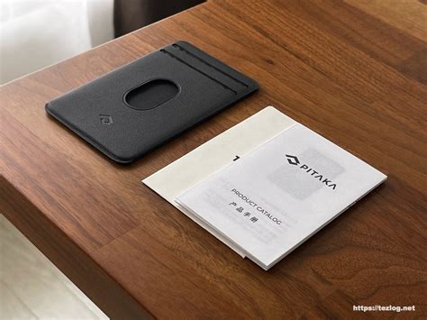 PITAKA MagEZ Card Sleeve 3 レビュー。MagSafe対応カードケース。高級感があってかっこいい。 | Tezlog