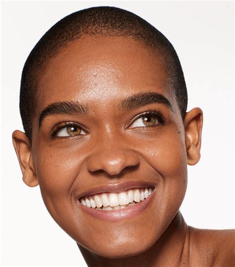 Shiseido Revitalessence Skin Glow Foundation SPF 30 | Harrods NZ