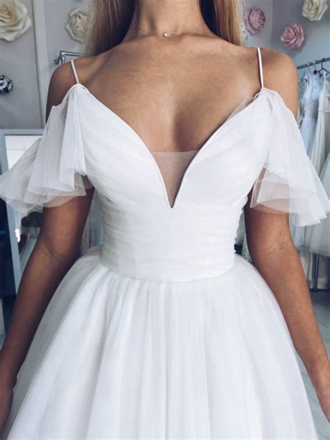 Свадебное лаконичное платье Прованс в аренду в Москве | YesDress