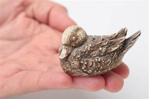 Купить Фигурка из мраморной крошки и полимерной смолы в виде уточки ...