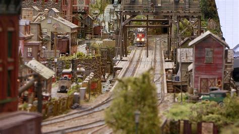 f&sm showcase - ThomsCustomTrains.com
