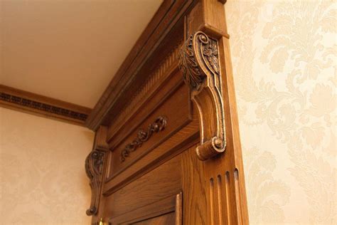 Резной карниз из дерева: 66 фото