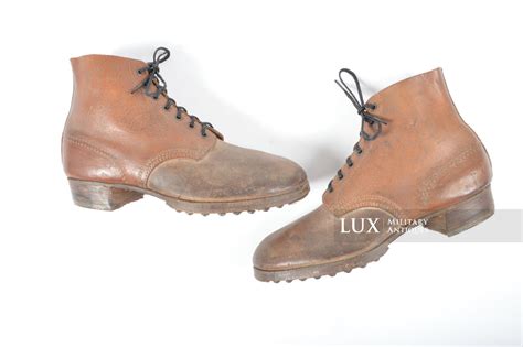 Late-war German low ankle combat boots, « RBNr