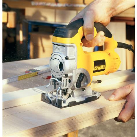 DeWalt DW331K-GB 701W Jigsaw 240V | Toolstation