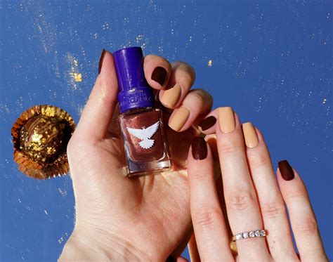 Beauty Unearthly: Christina Fitzgerald Ruth Chocolate Golden Dust ...