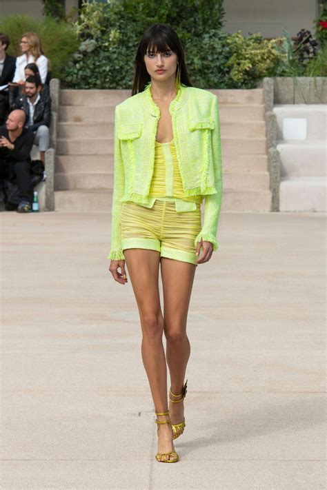 Genny Spring 2023 Ready-to-Wear Collection | Vogue