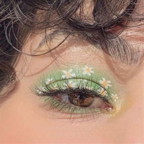 𝚢𝚘𝚌𝚗𝚐𝚒𝚜 © | Eye makeup, Indie makeup, Green makeup