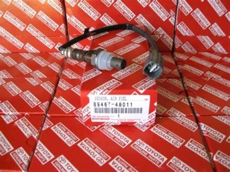 Amazon.com: TOYOTA Genuine 89467-48011 Air and Fuel Ratio Sensor ...