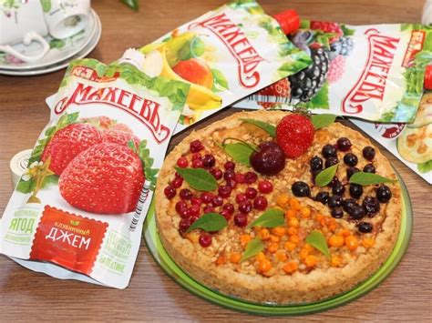 Песочный пирог с творогом и джемом #махеевъ - пошаговый рецепт с фото ...