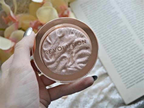 Хайлайтер Makeup Revolution London Highlighter Reloaded в оттенках Dare ...