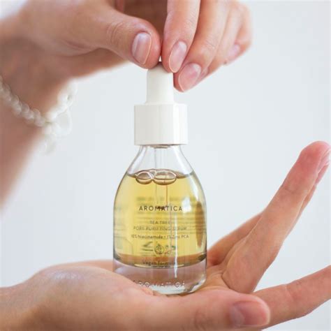 Serum cây trà kiểm soát bã nhờn Aromatica Tea tree Pore Purifying Serum ...