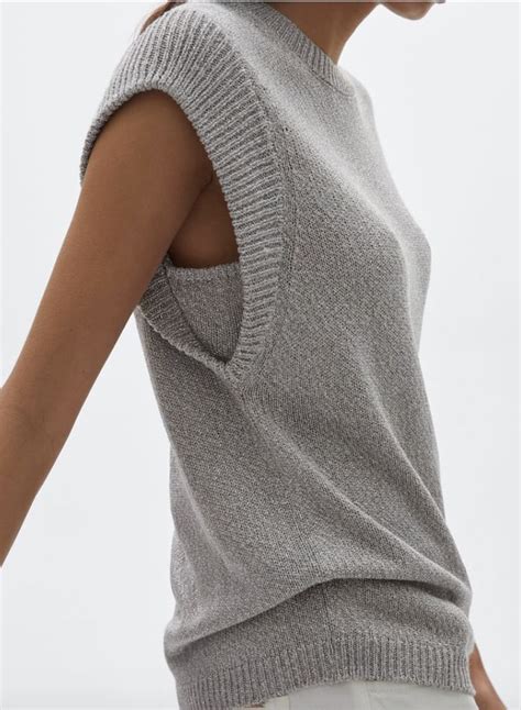 Вязаный женский летний жилет-топ | Knitwear fashion, Knit fashion ...