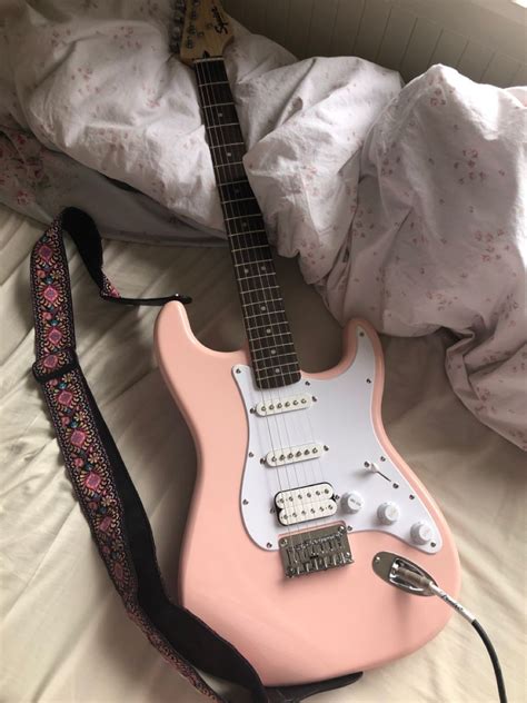 my pink fender strat Music Aesthetic, Pink Aesthetic, Ukulele, Estilo ...