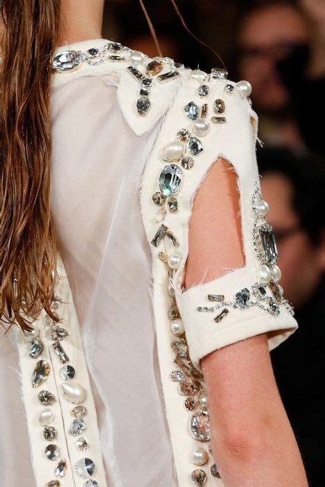 Pin by 💜IrénaB💜 on PaillEttes sintillaNts♠ | Fashion, Fashion design ...