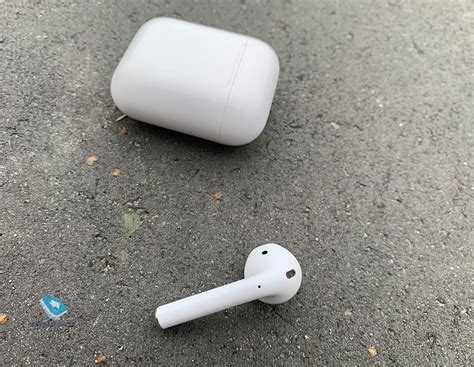 Mobile-review.com Apple AirPods vs Redmi AirDots
