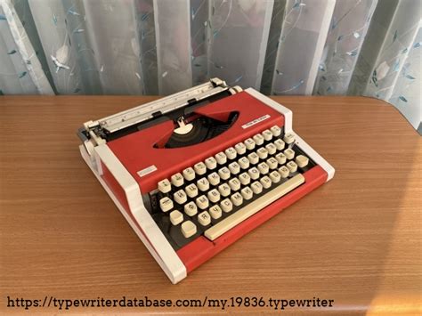 1985 UNIS TBM Traveller De Luxe on the Typewriter Database