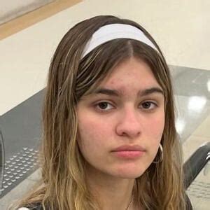 Tety Vlogs - Age, Family, Bio | Famous Birthdays