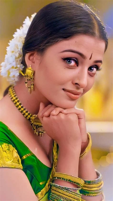 Aishwarya rai wallpaper | Beautiful girl body, Bollywood fashion, Beautiful bollywood actress
