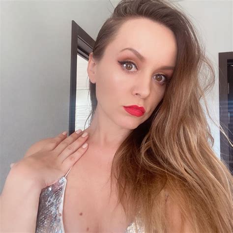 aleksandrasaveleva - Минимальный набор косметики часть 12 для девушек с ...