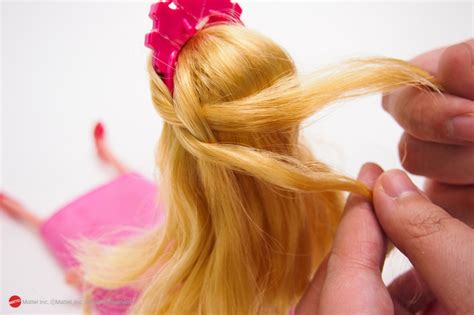 Как сделать красивую прическу для куклы - YouLoveIt.ru