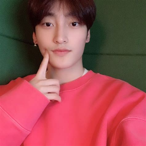 Taeseon Champion, Guess, Teen, Fandoms, Kpop, Boys, Yang, Korean, Fandom
