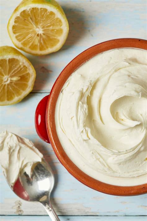 How to Make the Creamiest Mascarpone Cheese (Recipe)