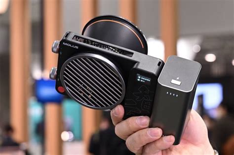 ZHIYUN MOLUS G60 & MOLUS X100 LED Lights - Newsshooter