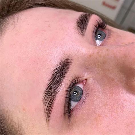 Пин от пользователя mah на доске Eyebrow lift | Корекция бровей ...
