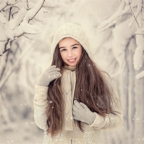 Девочка зимой. Photographer Elena Mikhailova Fur Coat, Winter Hats ...