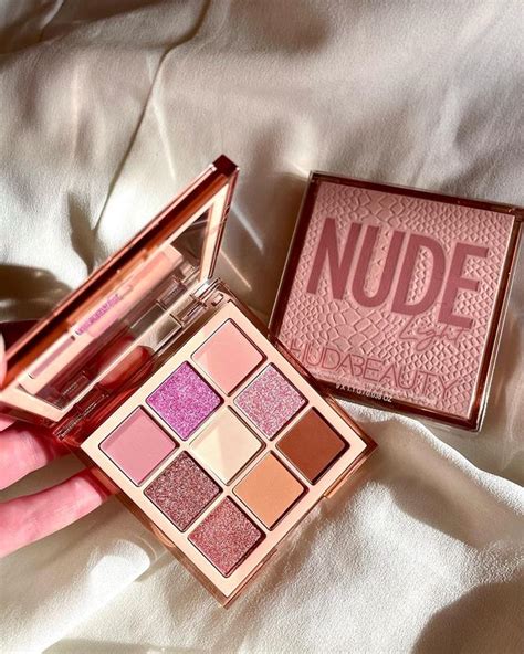 Huda beauty light nude obsessions eyeshadow palette — цена 1100 грн в ...