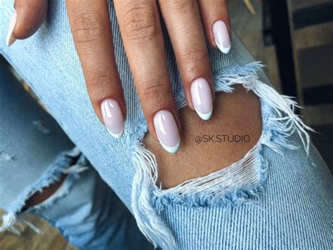 белый френч форма миндаль ногти гель лак шеллак Manicure, Nails ...