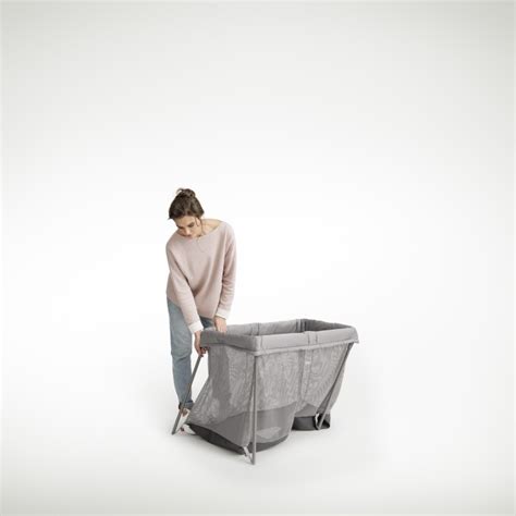 Köp BabyBjörn Resesäng Easy Go (Greige) på babyland.se