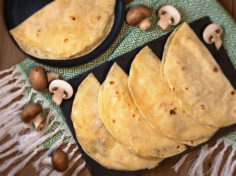 Заказать кыстыбый, тэке - лепешка с картофелем и грибами в Москве