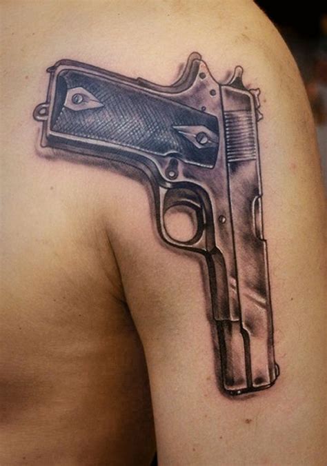 Татуировка пистолет - фото салона Tattoo Times, узнай цену на сайте.