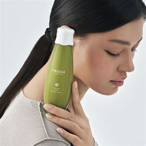 Восстанавливающая эссенция-тоник с авокадо Avocado Relief Essence Toner ...