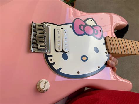Squier Hello Kitty Stratocaster (Full Set), Hobbies & Toys, Music ...